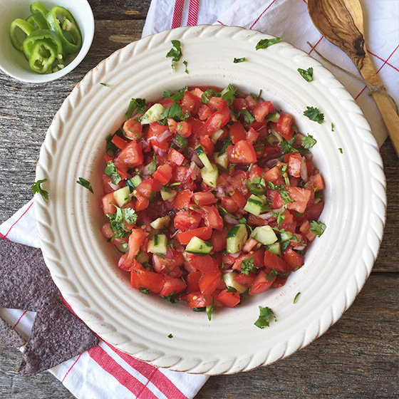 Chunky Homemade Salsa - The Plantiful Blonde